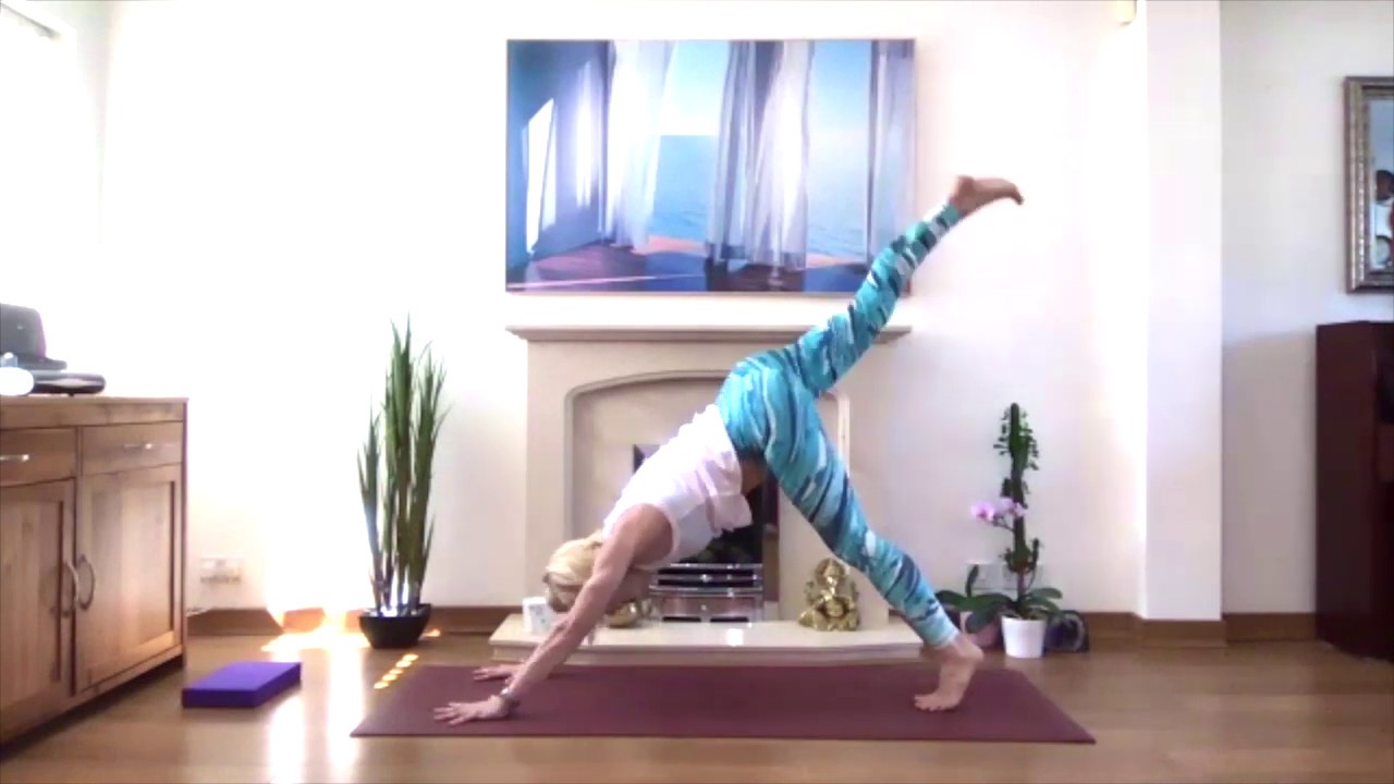 Morning Yoga Side Stretch to the Half Moon - YouTube