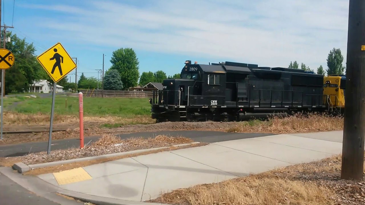 Cww 2809 & 2807 take gravel out by whitman part 1 - YouTube
