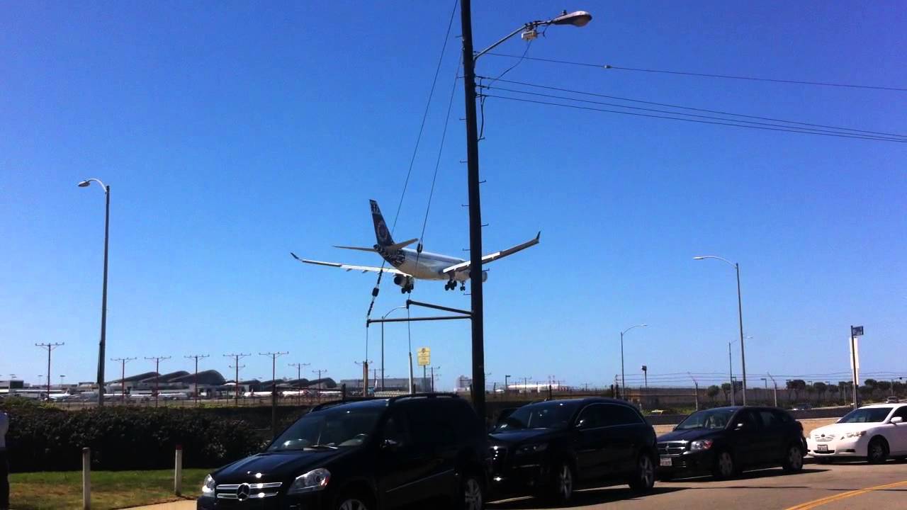 Fiji Airways - FJ 810 arriving at LAX 24R 3/30/2014 - DQ-FJT - YouTube