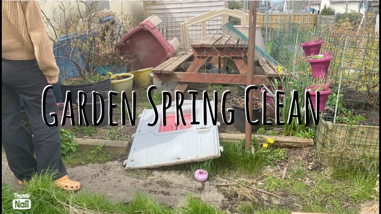 Garden spring clean - YouTube
