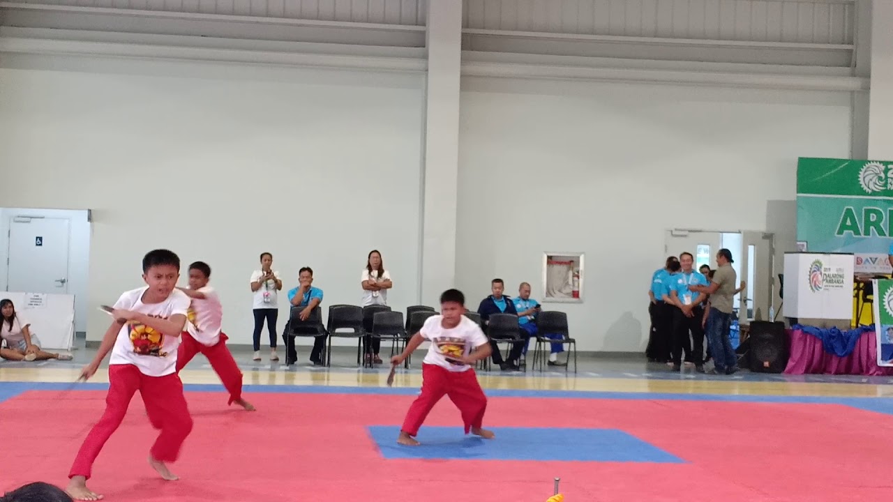 Arnis Team Synchronize Sword and Dagger 2019 - YouTube