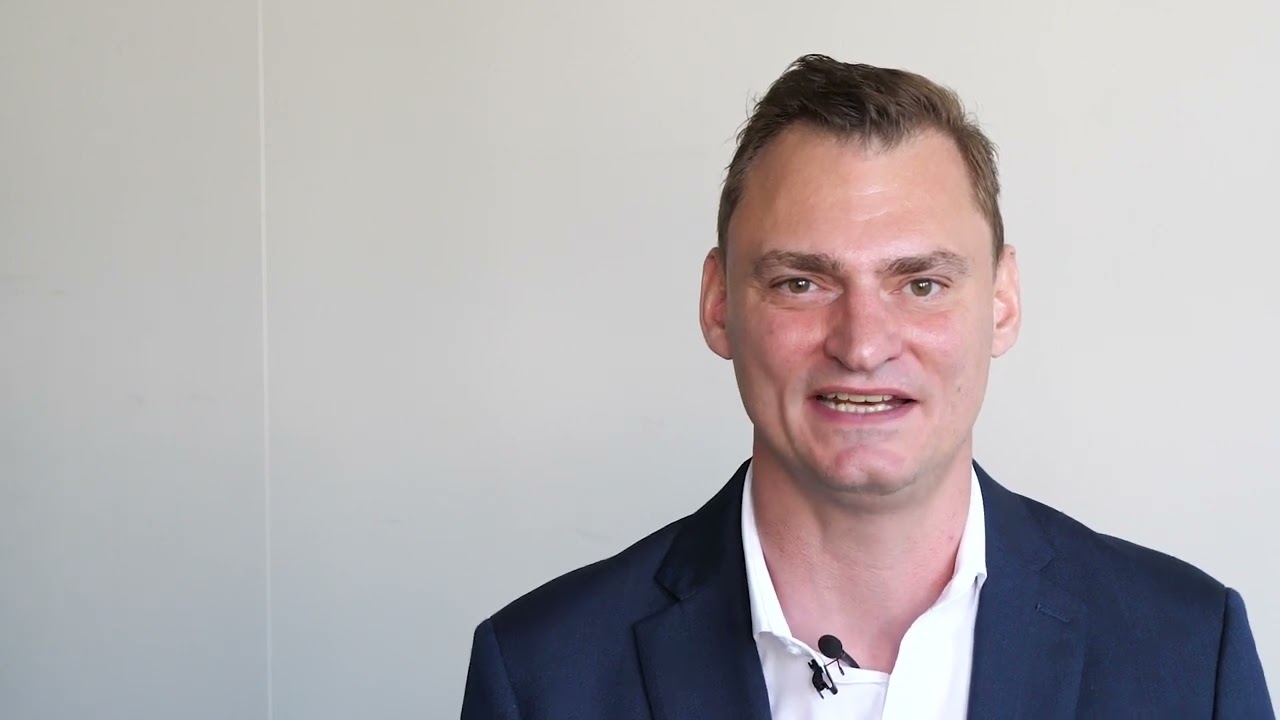 Referenzvideo mit Dr. Patrick Eugster (Simpego) - YouTube