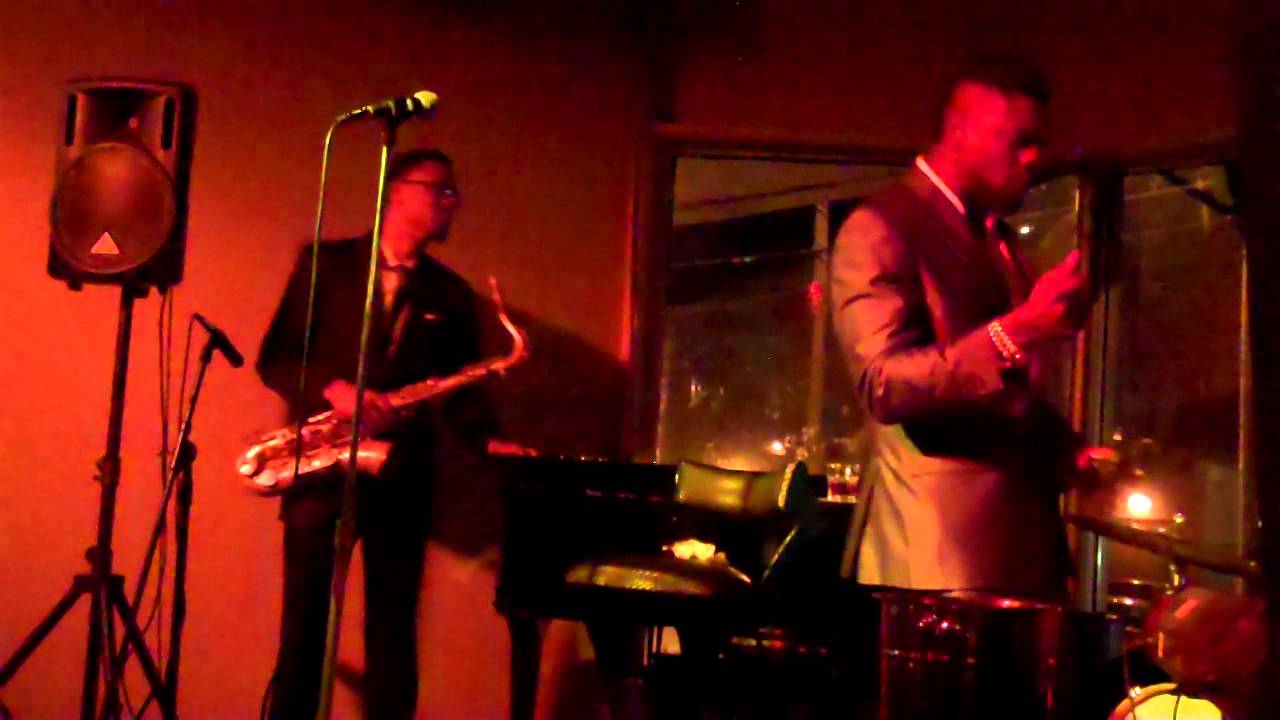 Tony Hightower Swinging "Cant Hide Love" - YouTube