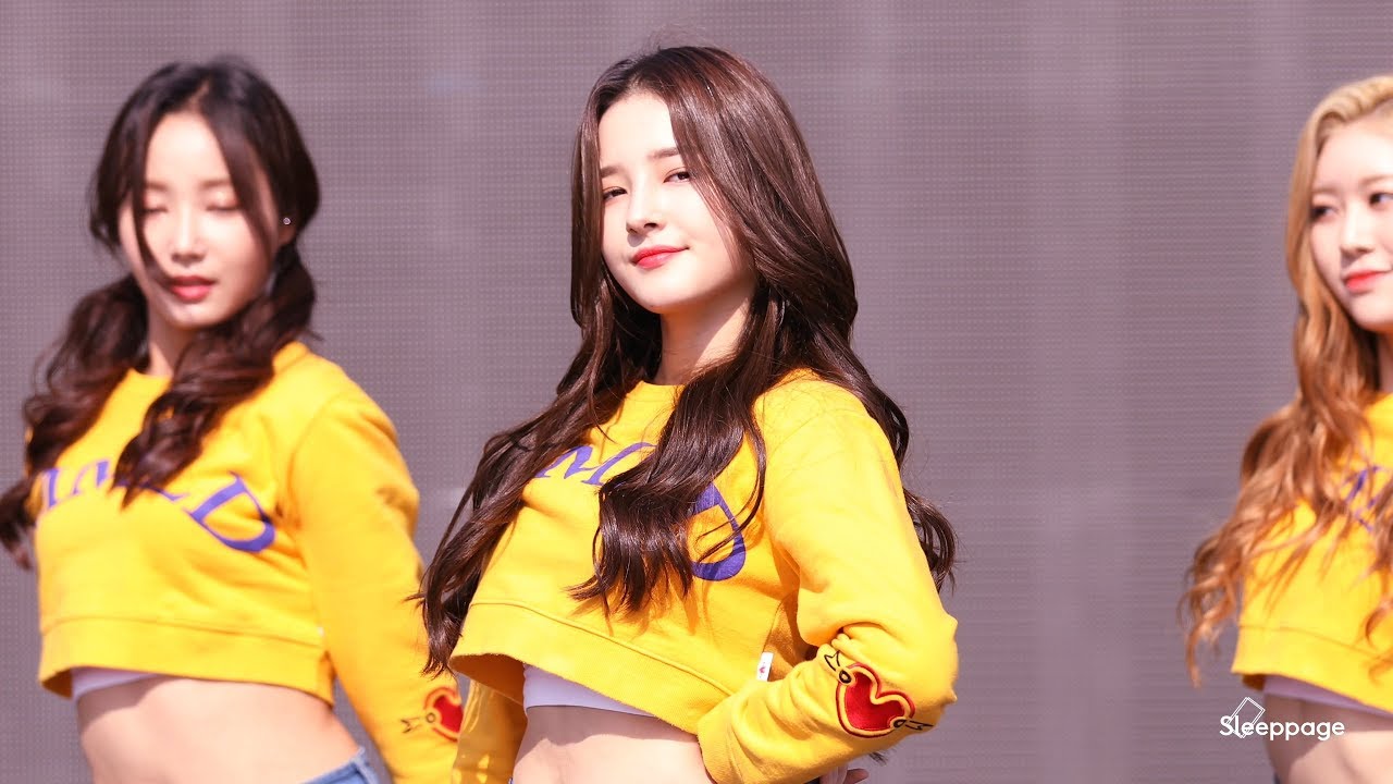 [4K] 181013 모모랜드 MOMOLAND 어마어마해 Wonderful Love 낸시 NANCY @ AFMF By Sleeppage - YouTube