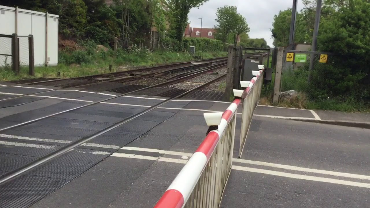 Lyminster Level Crossing (W.Sussex) Saturday 12.05.2018 - YouTube