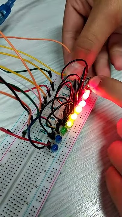 arduino-PROJECT03: LED Chaser with Potentiometer - YouTube