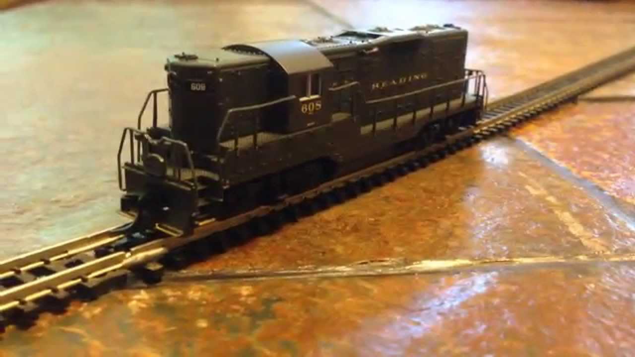 N Scale Atlas Reading GP-7 Locomotive Diesel #608 -48067 - YouTube
