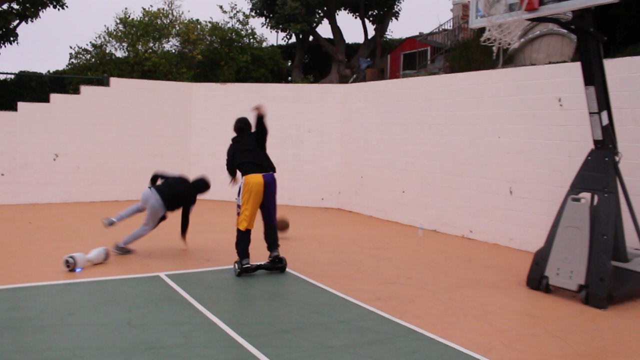 1V1 HOVERBOARD BASKETBALL - YouTube