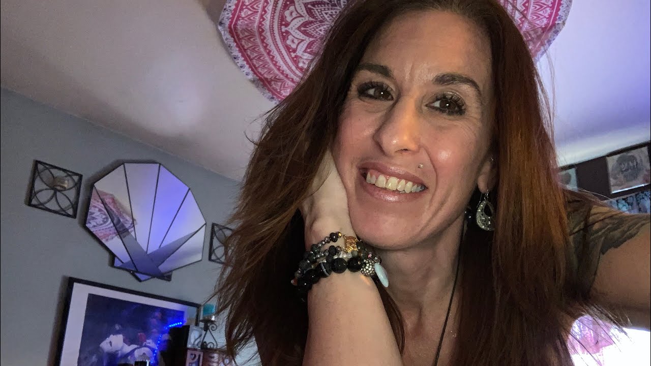 LEO ♌️ DECEMBER 2019 .. You have a choice to make! What you want vs ...