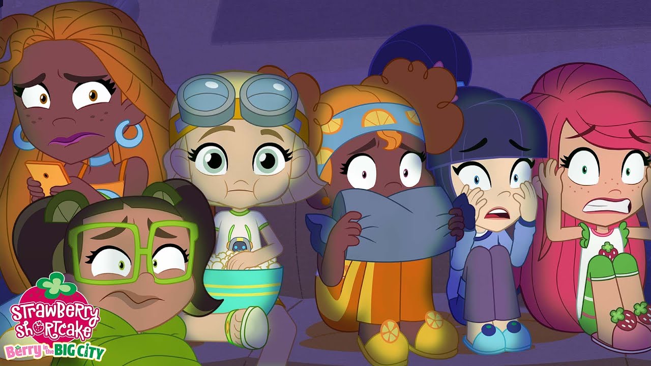 Berry in the Big City 🍓 Orange's Slumber Party! 🍓 Strawberry Shortcake ...