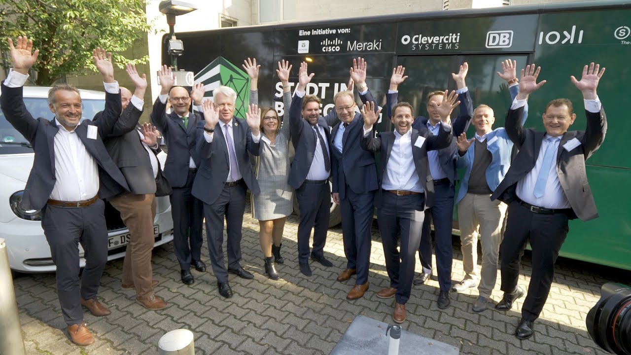 Stadt in Bewegung - Start bei der IHK zu Dortmund - YouTube