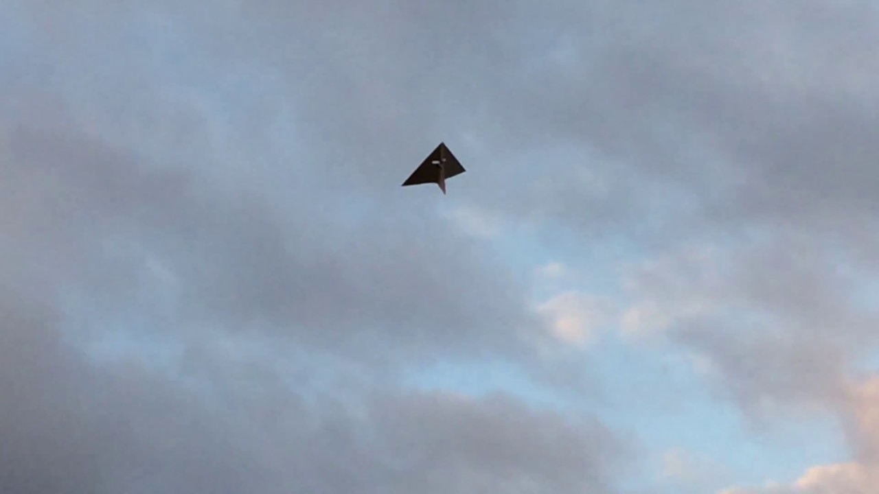 Super Easy RC plane flown tail heavy on purpose . - YouTube