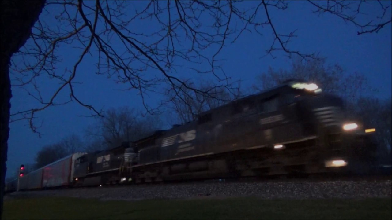 Rare NS Standard Cab C40-9 #8806 & NS AC44C6M #4044 - Auto 287 - Mentor OH Apr 2018 - YouTube