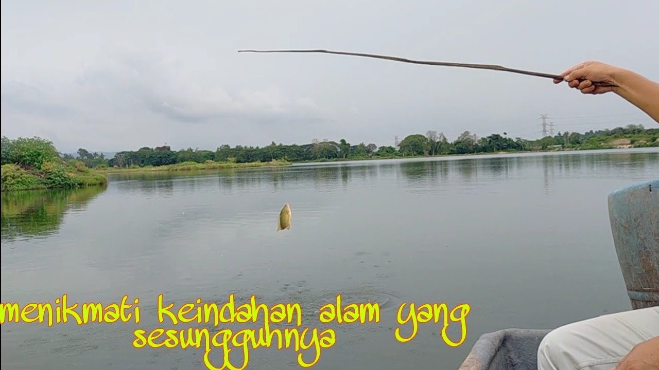Fishing the traditional way memancing ikan dgn cara tradisional. - YouTube
