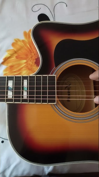 Guitar Strings Vibrating | Guitar Strings Throwing Off Crazy Vibrations - YouTube