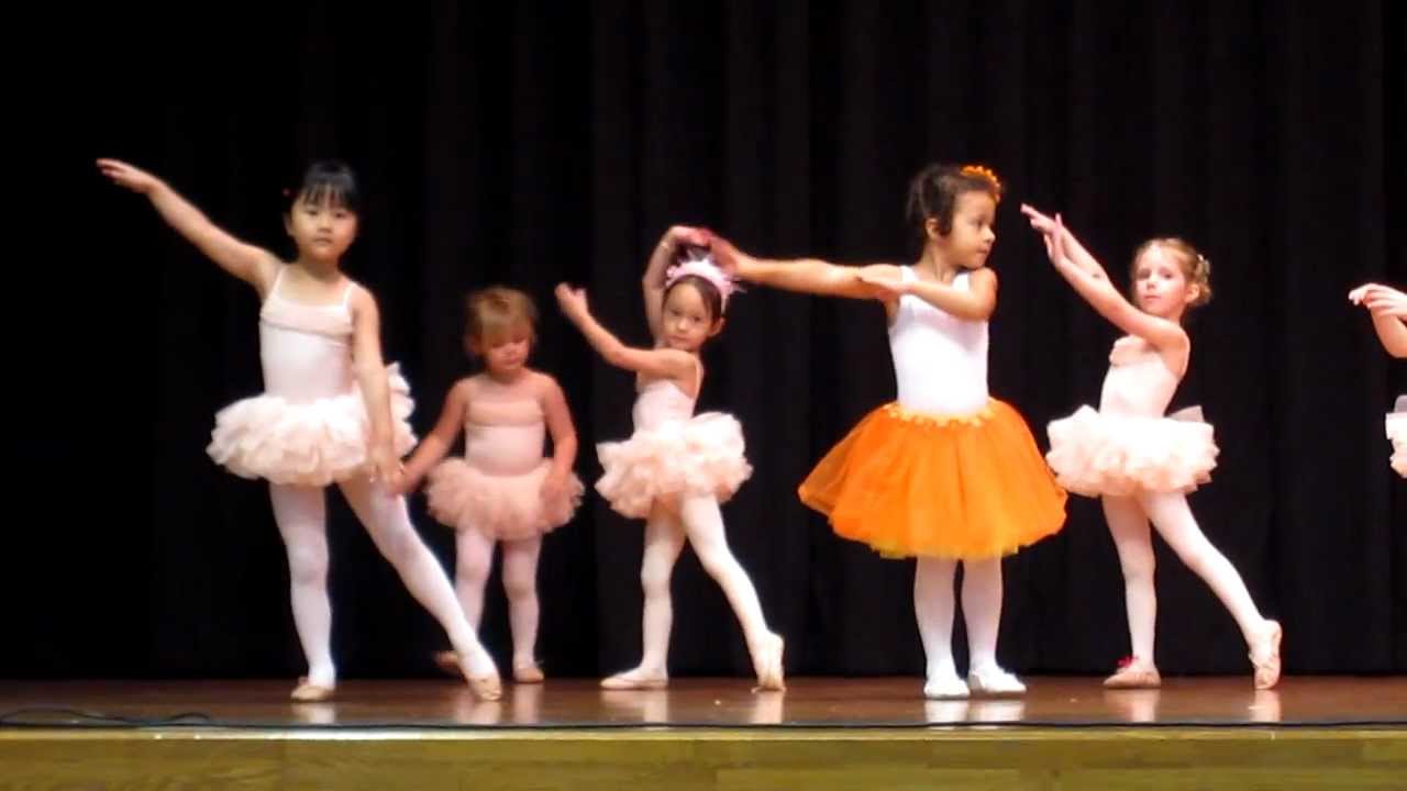 Jailinn's Ballet Rehearsal March 2012 - Putting on my Tutu - YouTube