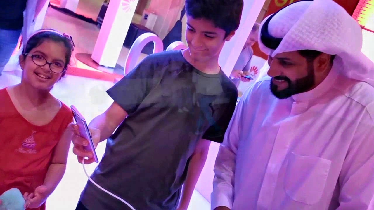 Launch of Huawei P30 & P30 Pro in Xcite, Al-Rai. - YouTube