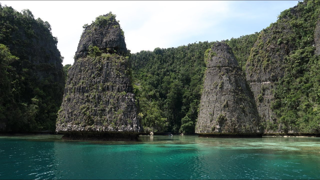 Snorkeling Raja Ampat. Misool. Balbulol The Icon of Misool. Indonesia ...