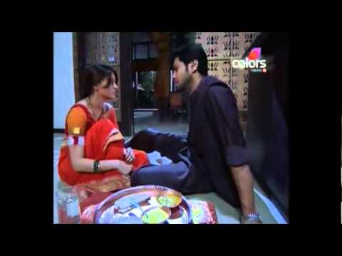 Dutta scene299 - Dutta eating from naku's hand after hitting her at the party