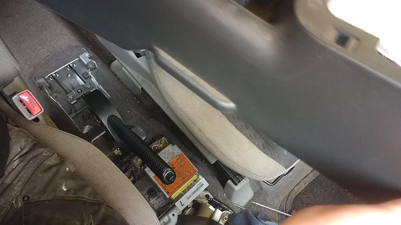 The X-Trail Files #32 'How to remove handbrake trim panel & storage ...