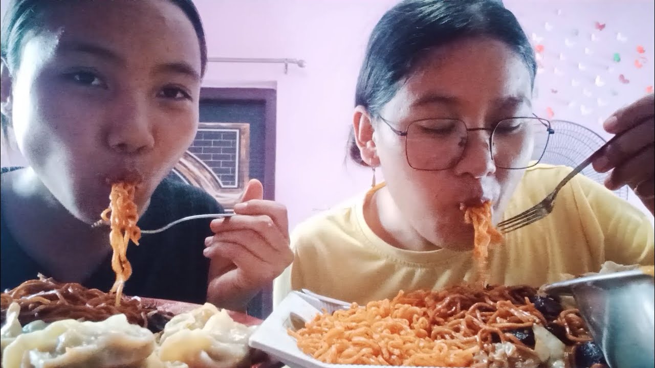 #mukbang MOMO,BUFF CHAUMIN AND CURRENT NOODLES 🍜🍜🤗💪 - YouTube