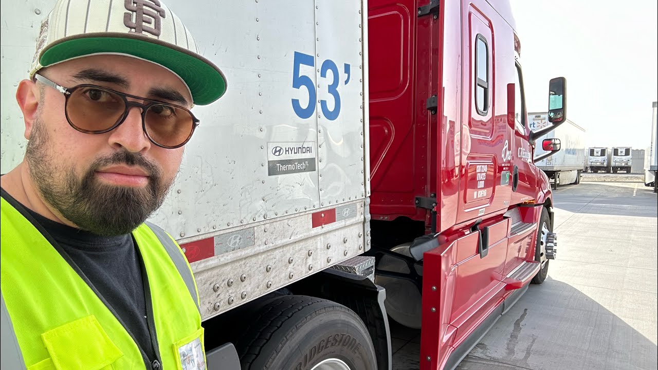 Trucking in California (Cr England) - YouTube