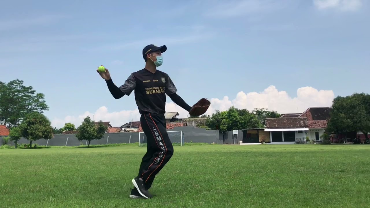 Teknik Softball - Throwing, Catching, Batting - Sigit Cahyono ...