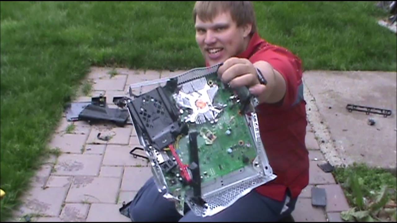Psycho Kid Destroys Xbox 360 - YouTube