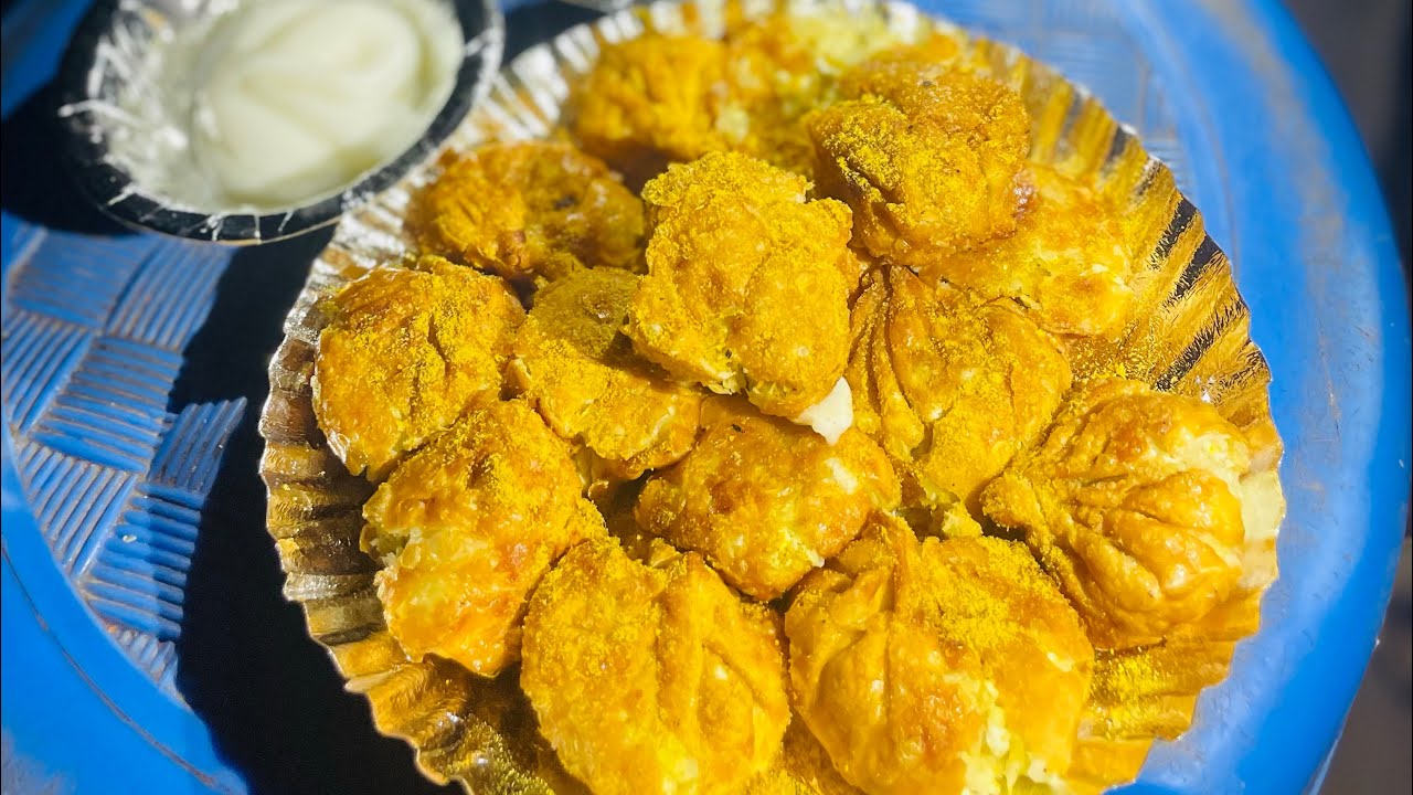 new Delhi type famous momos making🫶🏻 ️. Location:- gandhinagar gh4 ...