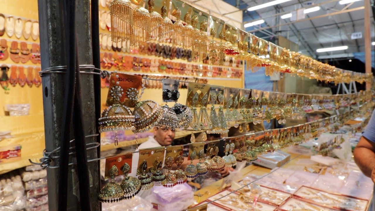 Deepavali bazaar is now open! - YouTube