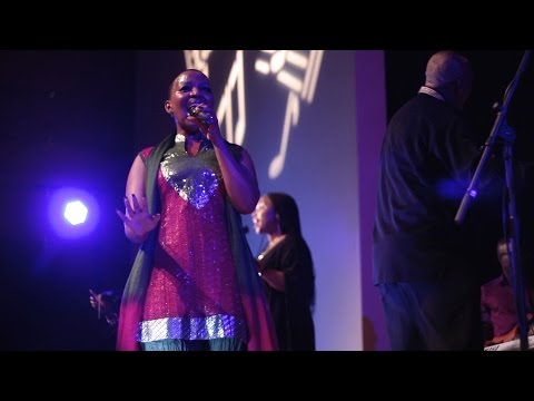 MaNdosi - Ngizohamba ( Ngonyama Live Concert London 2014 ) - YouTube
