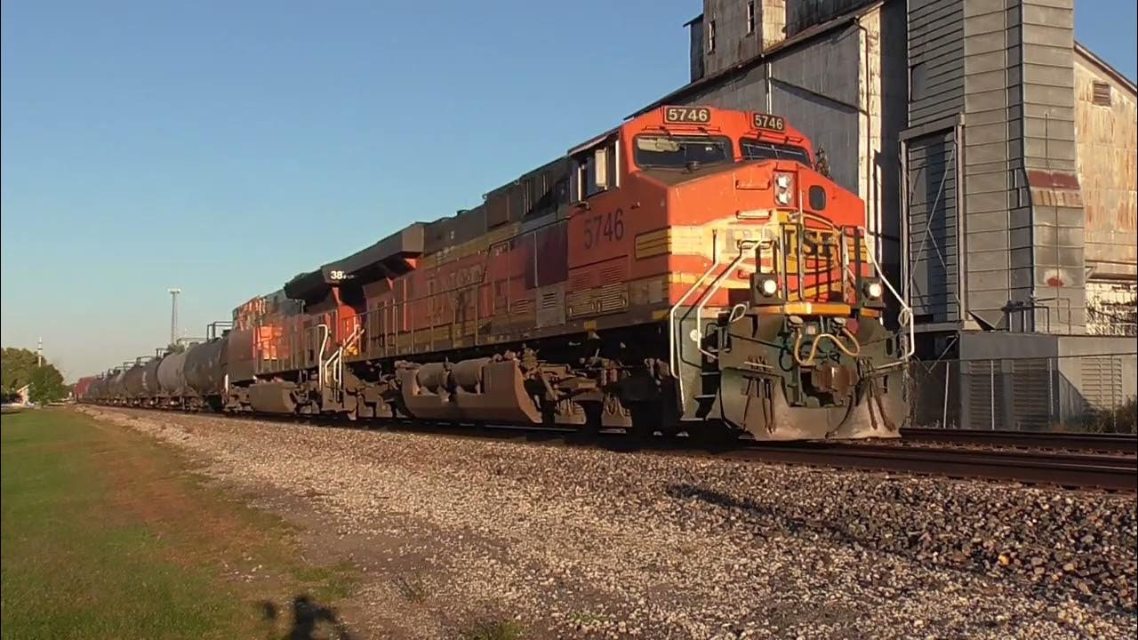 BNSF 5746 West Mazon, IL - YouTube