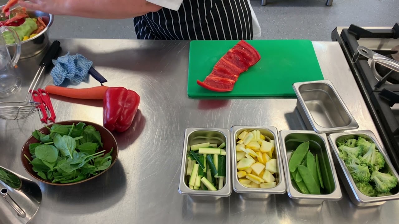 Pepper Steak with Sweet Potato Mash & Vegetable Panache - YouTube