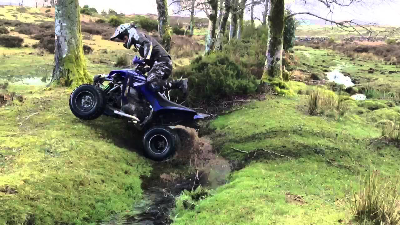 Blaster 200 VS Raptor 350 - YouTube