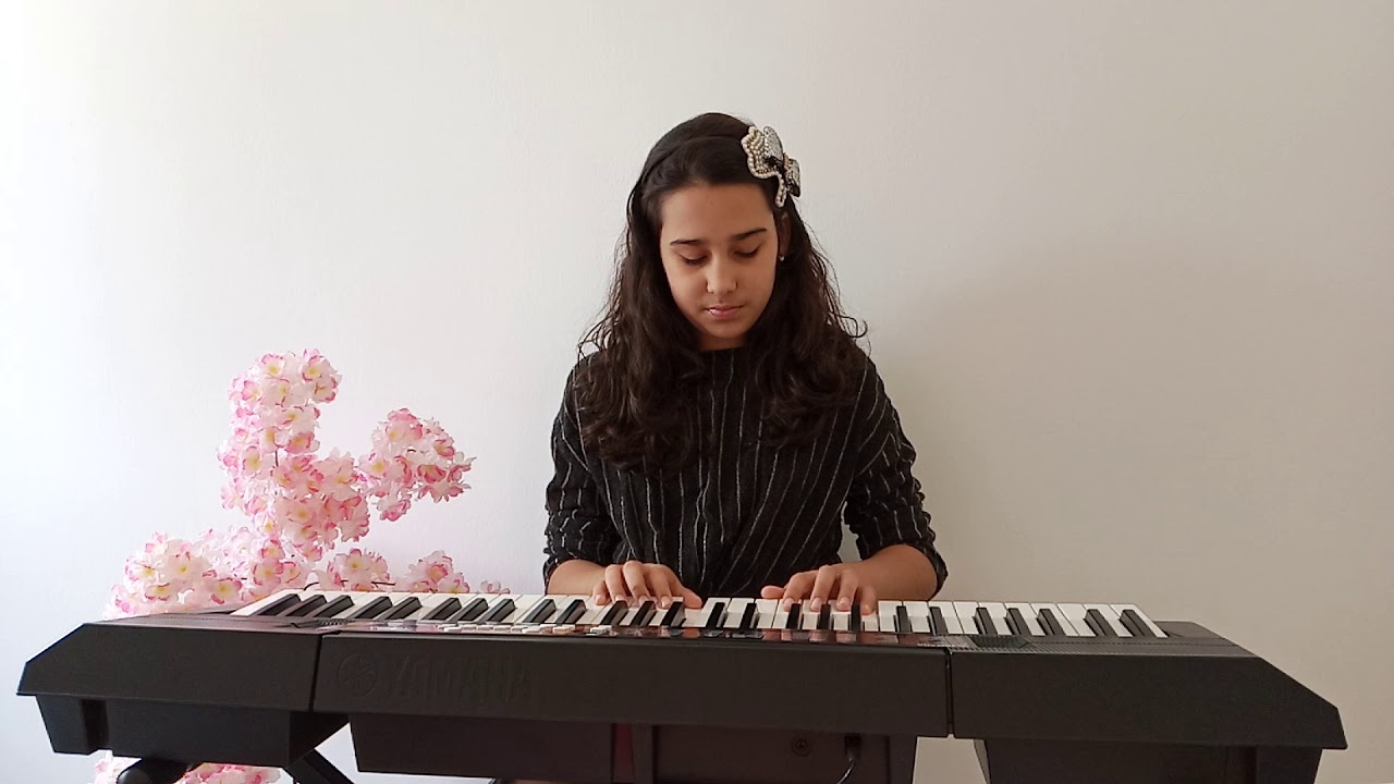 Isadora Klein tocando Alouette - YouTube