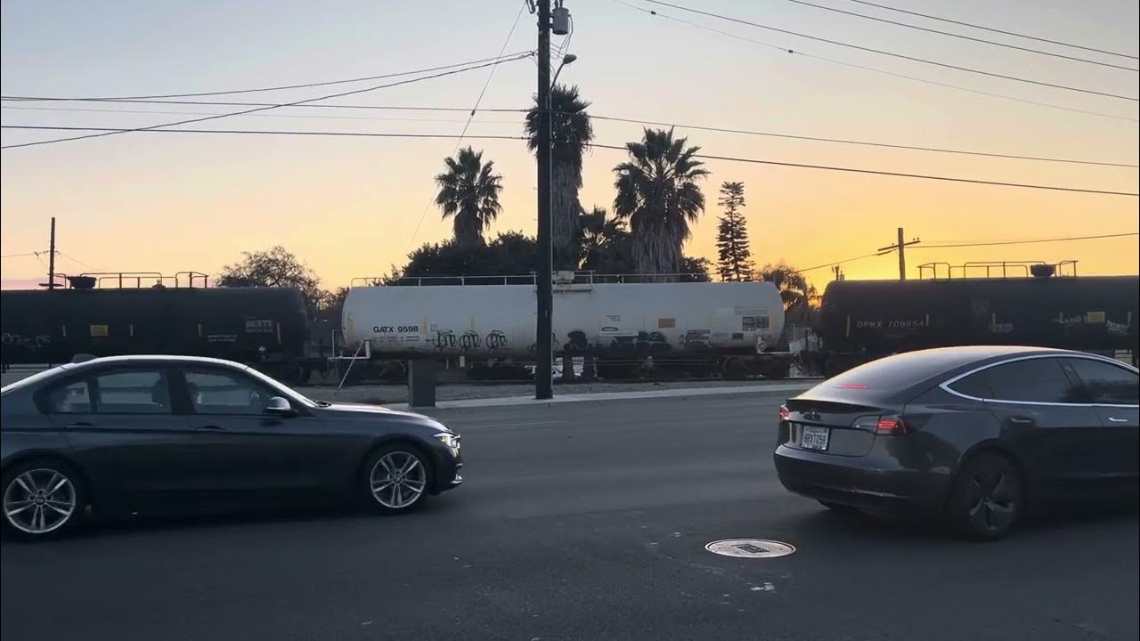 BNSF 3039 leads the 748 Job towards Watson Yard after passing Sepulveda Blvd - YouTube