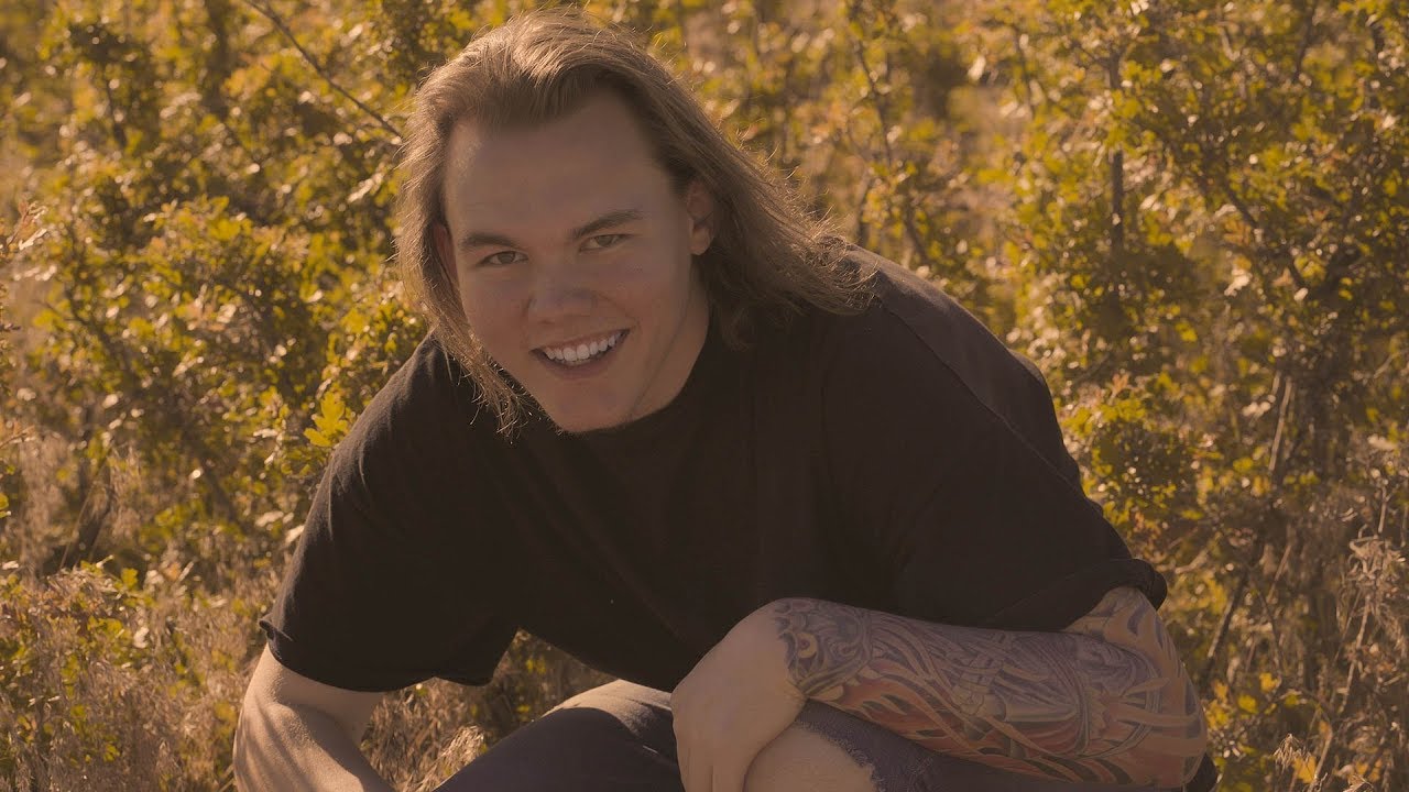 eli. - comfort zone (official music video) - YouTube