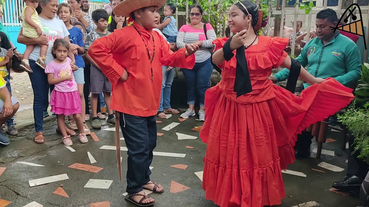 El Chunche - Baile de Inditas, Marimba de Arco Masaya - YouTube