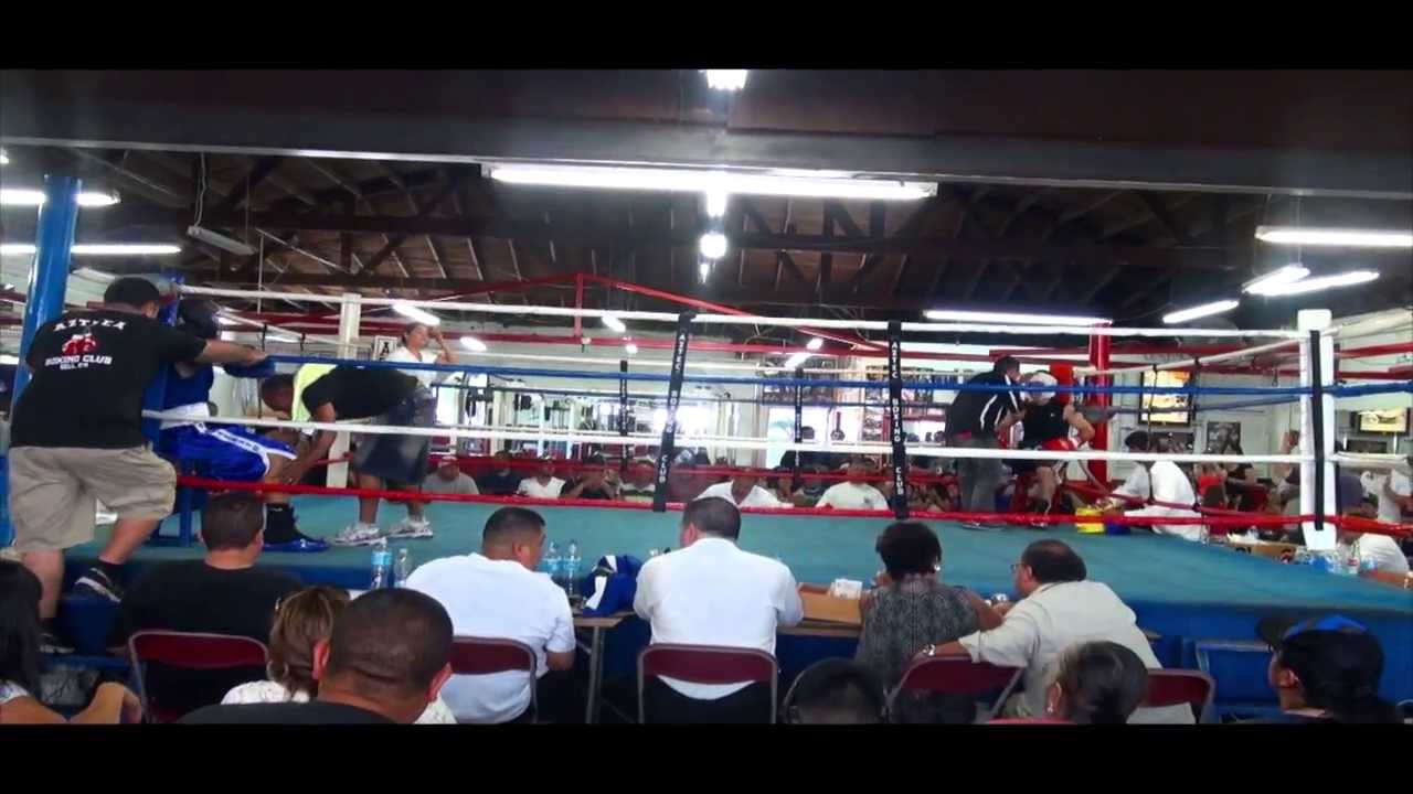 AZTECA BOXING CLUB JONATHAN ROSALES - YouTube