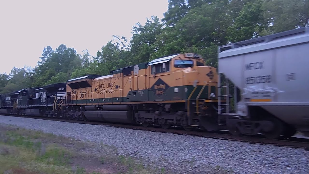 NS 52Z w/ Reading Heritage Unit Trailing! - YouTube