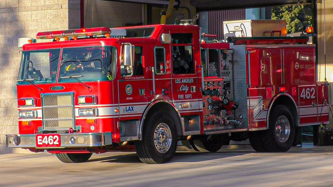 LAFD Engine 462, Engine 62 (reserve), & Rescue 62 Responding - YouTube