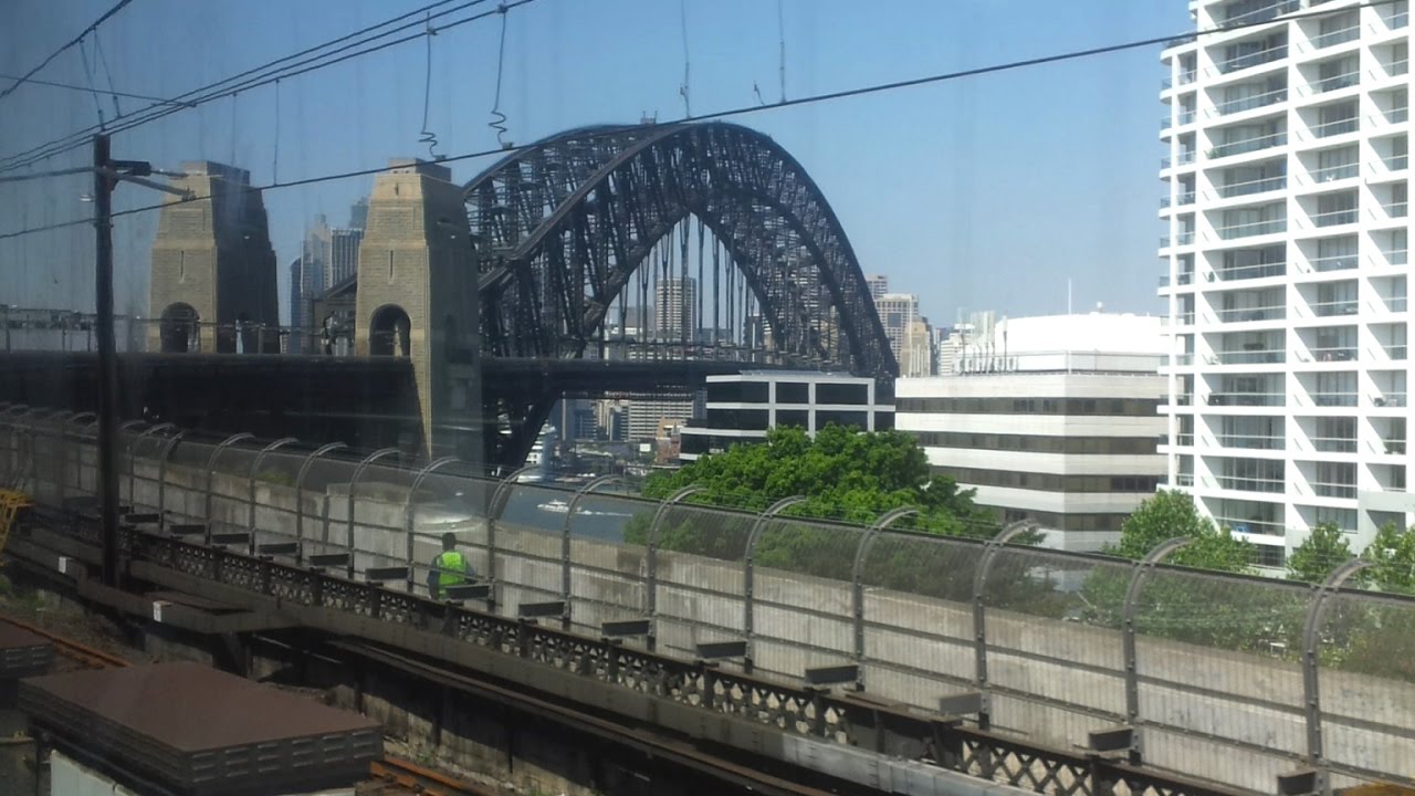 Sydney Harbour Bridge - Ride a Train Through the Sidney Harbour Bridge ...