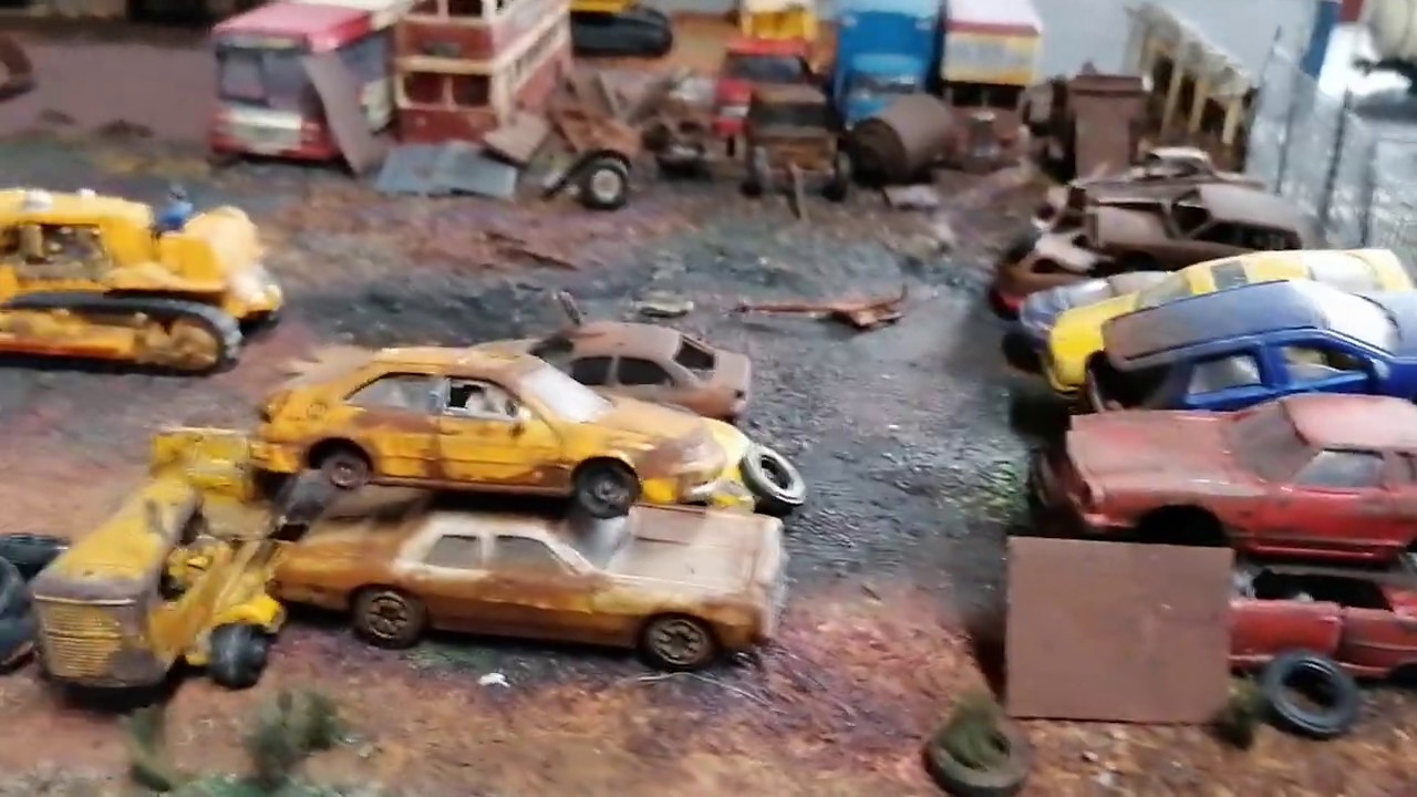 A look around the H0 scale/00 scale scrapyard on the model railway ...