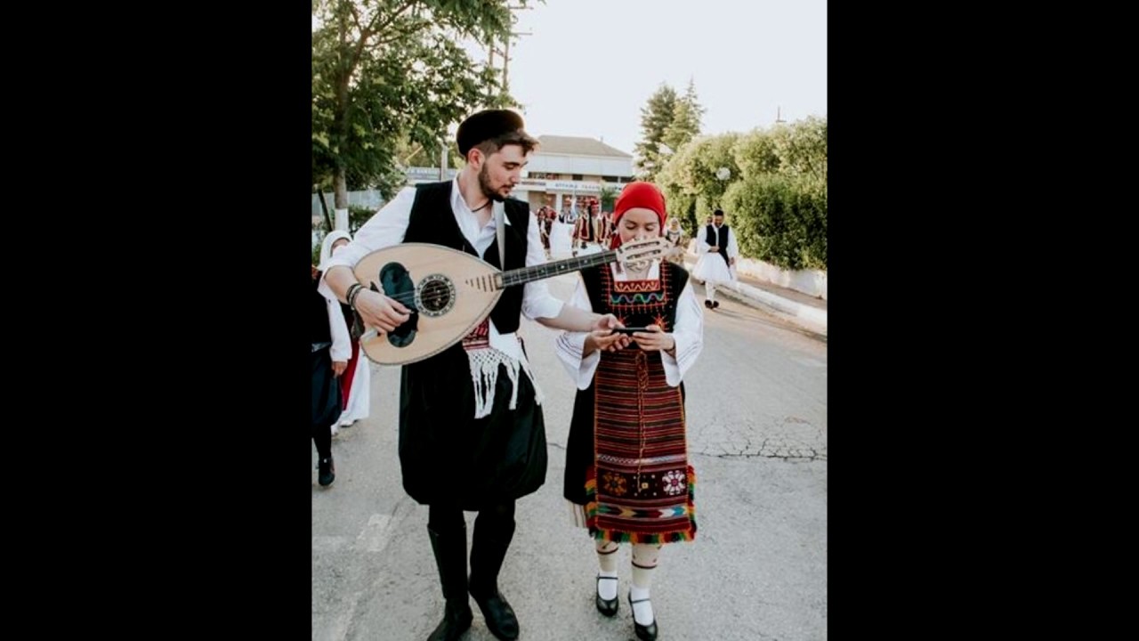 Σε καινούργια βάρκα μπήκα - YouTube