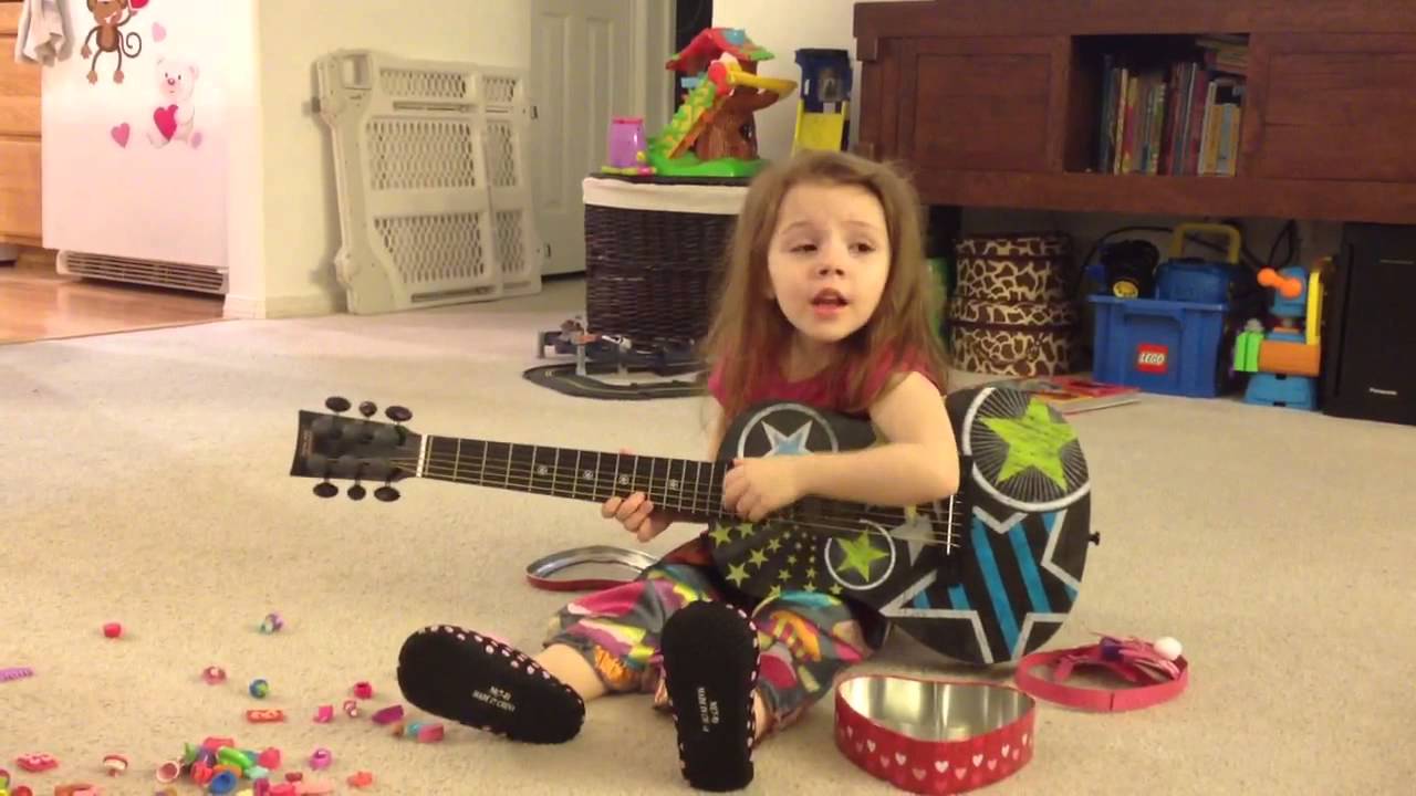 Madi sings a song.... With a little help from Daddy - YouTube