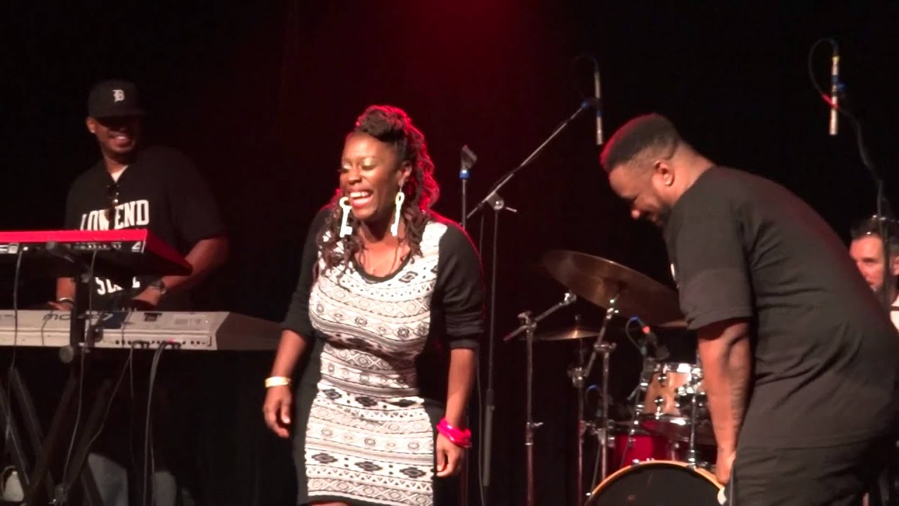 The Foreign Exchange -- I Wanna Know/ Band Intro (Atlanta, 2015) - YouTube