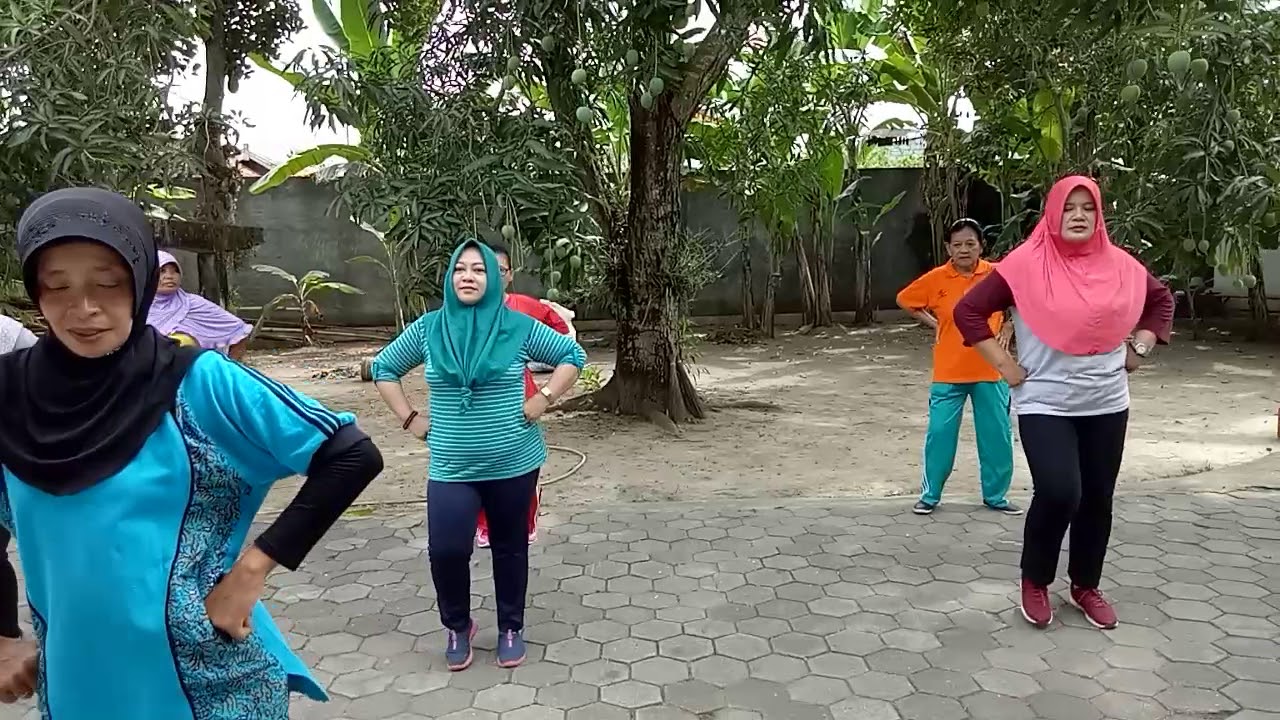 Senam angguk kulon progo - YouTube