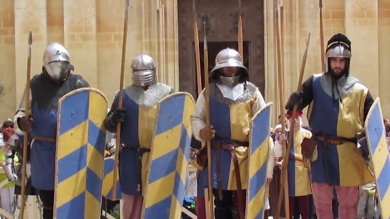 Pavise drill by Anakron Living History - YouTube