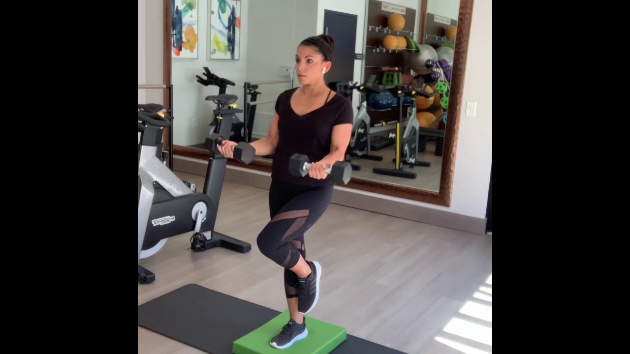 Single leg front bicep curl pulse - YouTube