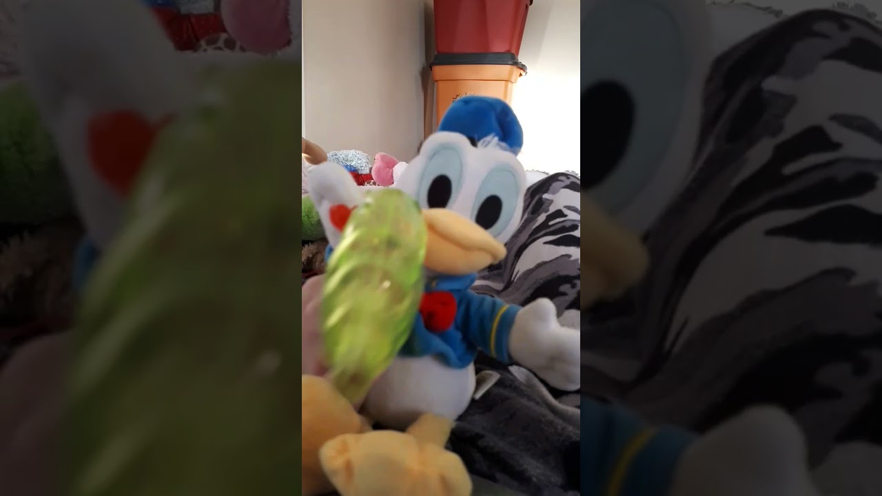 Donald and Makka Pakka: Donald Has a Gun - YouTube